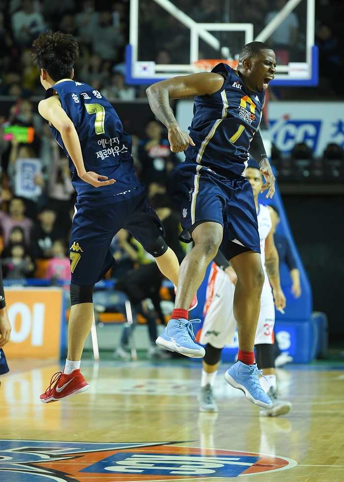 [KBL PO] '인연 혹은 악연' SK와 KCC, 챔프전 길목에서 만나다