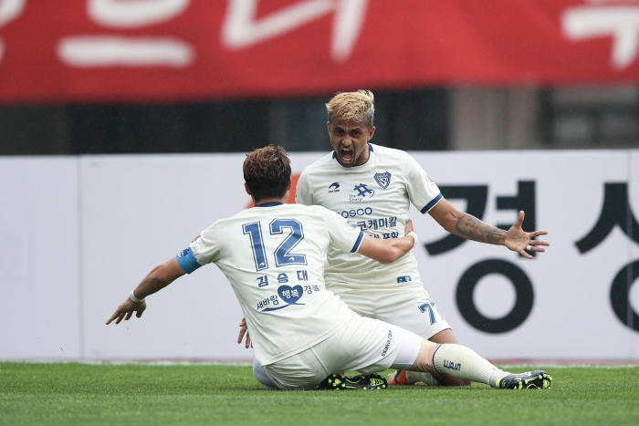 [K리그] '포항 4연승 이끈' 완델손, K리그1 12R MVP..K리그2는 이정협