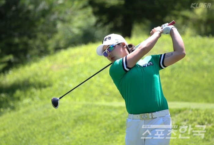 [KLPGA] 조정민, BC한경에서 7타 차 역전 우승...시즌 2승, 통산 5승째