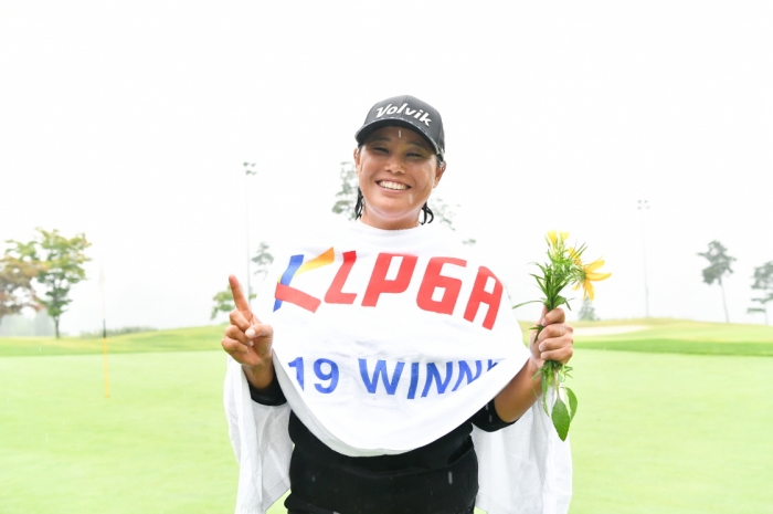 [KLPGA 2019 삼척블랙다이아몬드 챔피언스투어] 민인숙, 시즌 첫승...챔피언스 통산 4승
