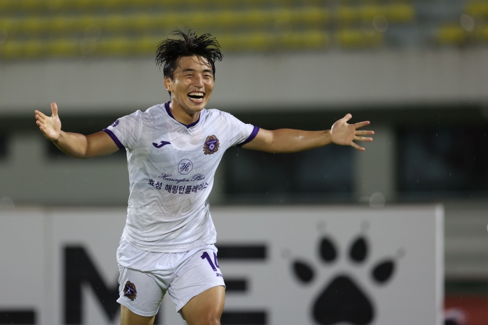 '공수 맹활약' 안양 홍창범, K리그2 20R MVP