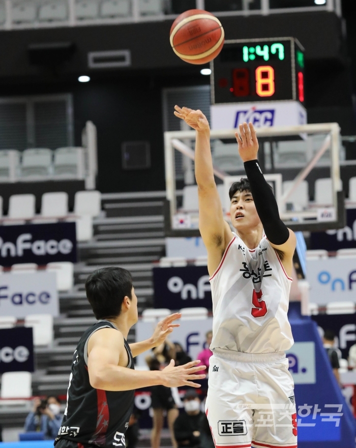 조준완료, 슛 날리는 변준형