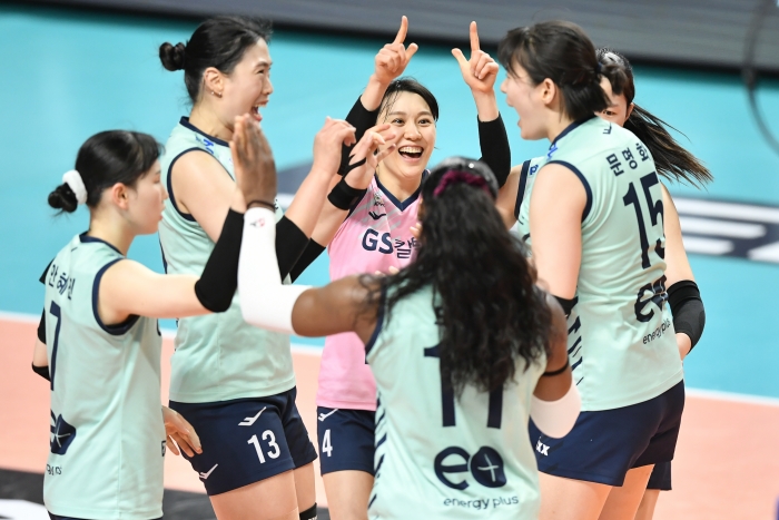 '모마+강소휘 34득점' GS칼텍스, IBK기업은행 3-0 완파! 2연승 질주