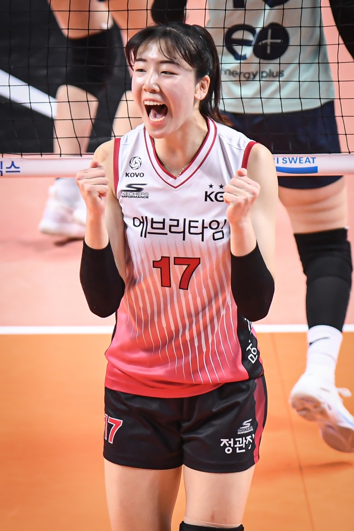 KGC인삼공사, 블로킹 앞세워 GS칼텍스 누르고 4위 재탈환