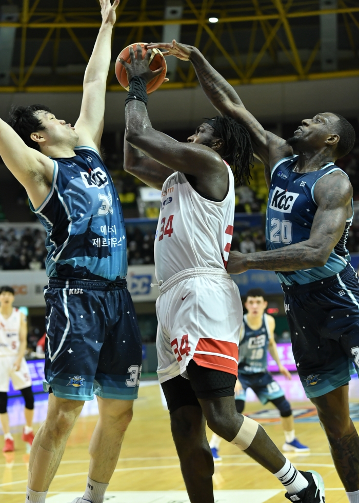 '정반대' 상황 속 양 팀…'4연승' SK vs '4연패' KCC