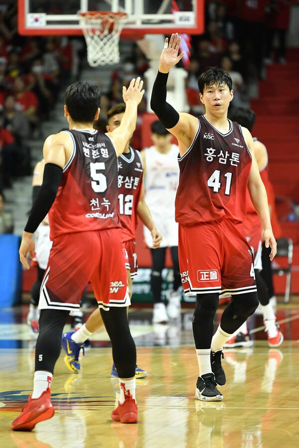 [CH2] KGC, SK 꺾고 2차전 승리…승부는 다시 원점으로