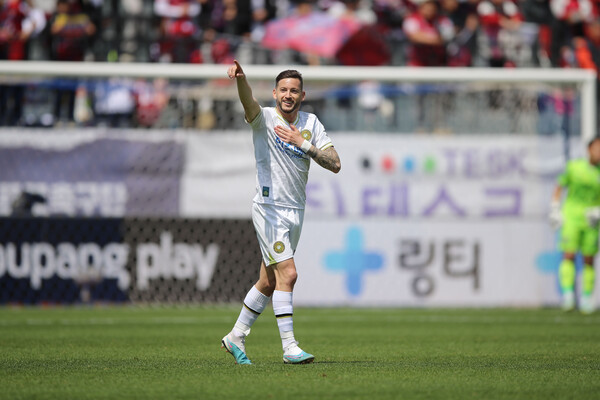 '멀티골 폭발' 나상호, K리그1 10R MVP