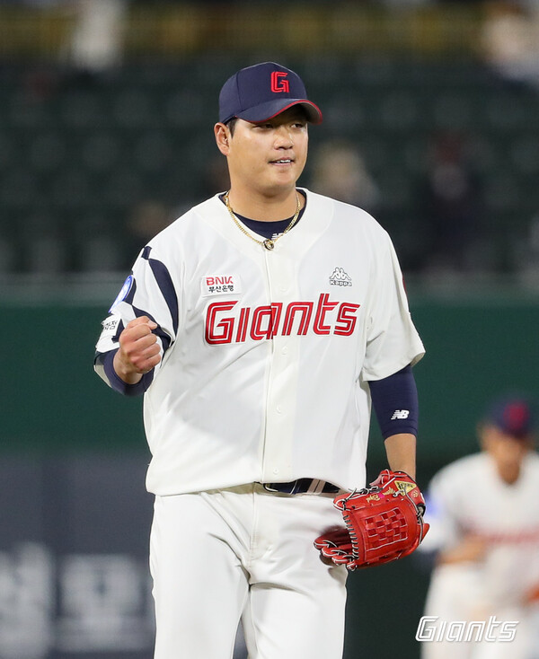 나균안·페디·이원석·양석환 등 11명… KBO 4월 MVP 후보 선정