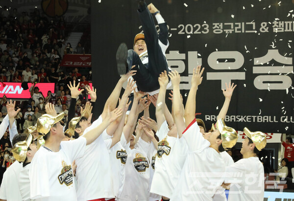 [KGC V4] '올 시즌 지배자' KGC, 결국 통합우승까지 이뤄냈다