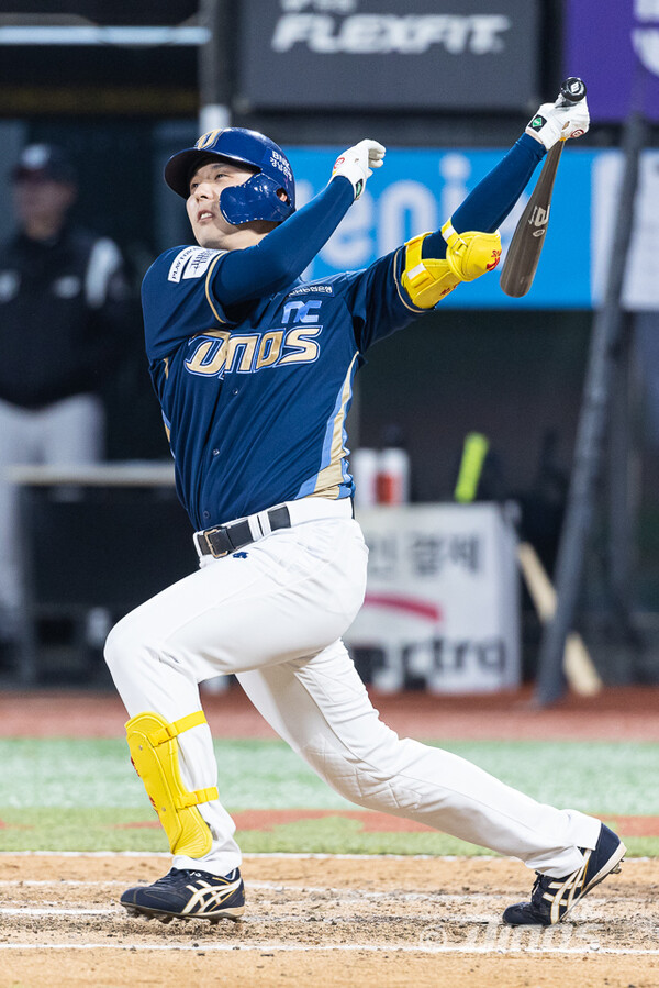 NC 김주원, 시즌 5호포 '작렬'… kt 3연전서만 2개 홈런