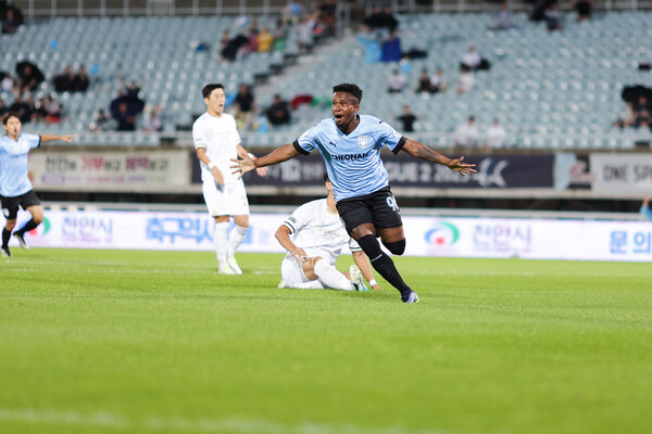 '탈꼴찌 쐐기골' 수원 고승범, K리그1 24R MVP