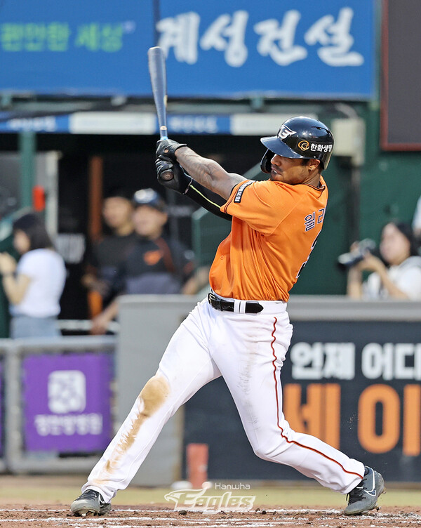 한화 윌리엄스, 키움 철벽을 뚫어내는 솔로포 '쾅'… 시즌 5호포