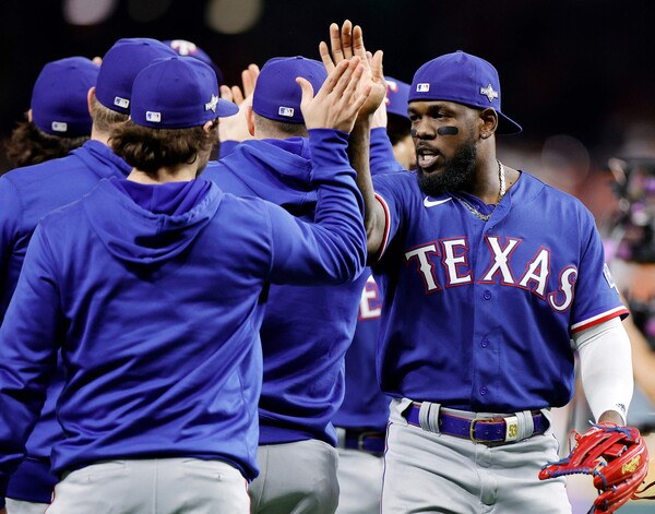 [MLB PS] ‘쾌조의 6연승’ 텍사스, 2-0으로 휴스턴 꺾고 ALCS 1차전 승리