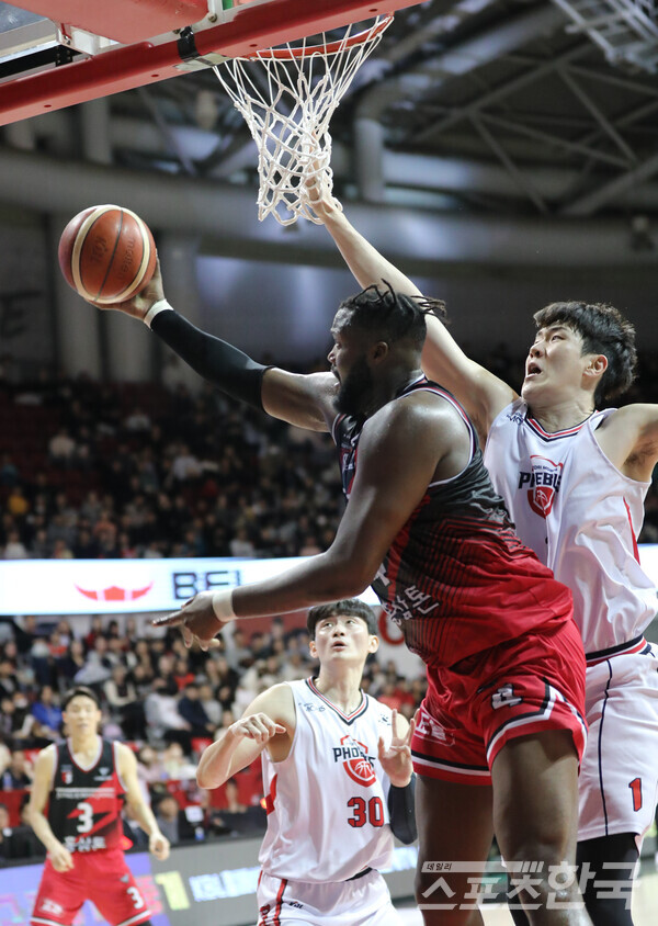 로버트 카터, 골밑 파고드는 레이업 슛