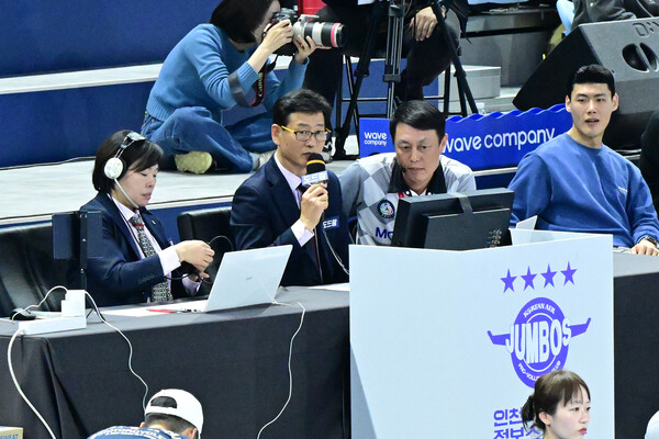 KOVO, V-리그에 FIVB 규정 적용 추진…비디오 판독 횟수 증가·그린카드 도입