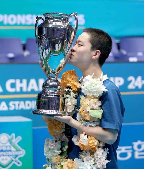 [PBA] "10대 당구 천재 일냈다" 17세 김영원, 프로당구 PBA 최연소 우승