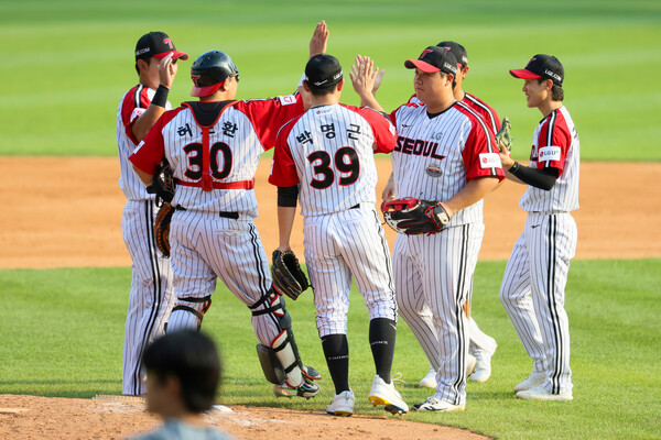 LG, KBO 리그 최초로 샐러리 캡 초과… 야구 발전기금 12억 원 납부