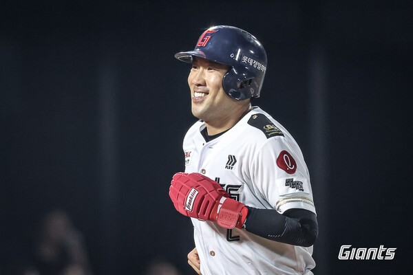 롯데 감보아, 158km 강속구로 KBO 왼손 투수 최고 속도 경신하며 LG 완파!