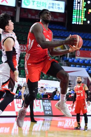 '역대급 화려함' KBL, 19명의 외국선수 등록...평균 신장 205cm