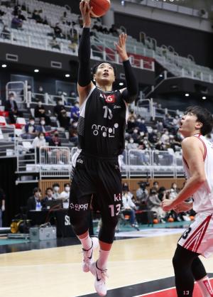 '팀 KT의 힘!' 수원 KT, KGC 꺾고 2연승...6승 3패로 1R 마무리